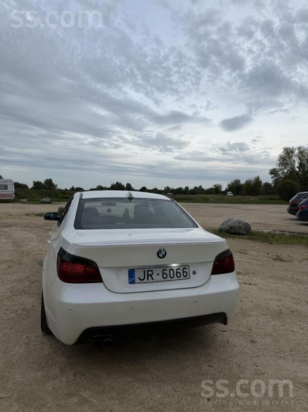 Balts BMW 525 2006 Rīga, ar dzinēja tilpumu 2.50 L un nobraukumu 370 tūkst. km par 6200 €, foto 10 vietnē AUTOMOTO.COM.LV