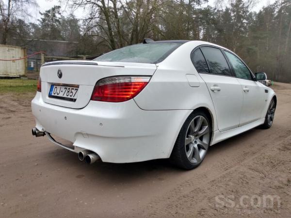 White BMW 525 2007 in Riga, with an engine capacity of 3.00 L and mileage of 294 thousand km for 5200 €, photo 8 on AUTOMOTO.COM.LV