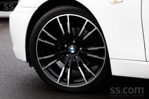 White BMW 525 2007 in Jelgava, with an engine capacity of 2.50 L and mileage of 24 thousand km for 11922 €, photo 5 on AUTOMOTO.COM.LV