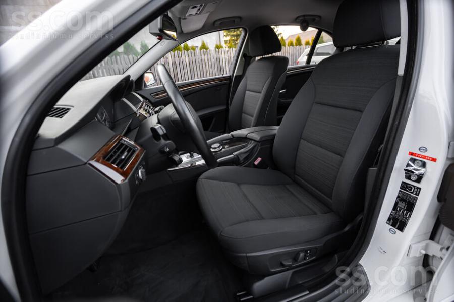 White BMW 525 2007 in Jelgava, with an engine capacity of 2.50 L and mileage of 24 thousand km for 11922 €, photo 7 on AUTOMOTO.COM.LV