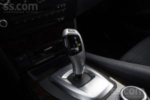White BMW 525 2007 in Jelgava, with an engine capacity of 2.50 L and mileage of 24 thousand km for 11922 €, photo 11 on AUTOMOTO.COM.LV
