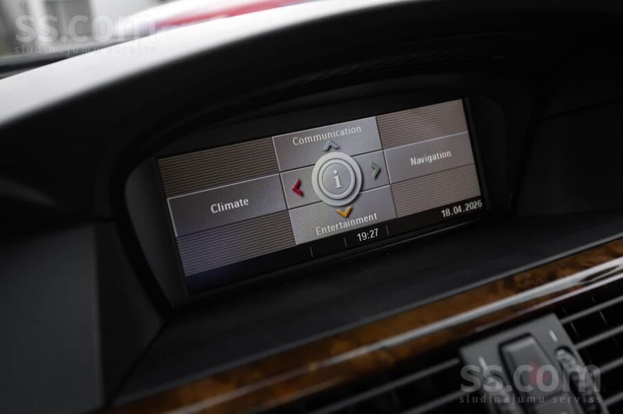 White BMW 525 2007 in Jelgava, with an engine capacity of 2.50 L and mileage of 24 thousand km for 11922 €, photo 12 on AUTOMOTO.COM.LV