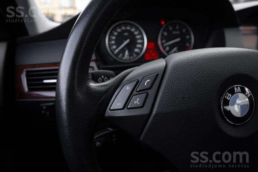 White BMW 525 2007 in Jelgava, with an engine capacity of 2.50 L and mileage of 24 thousand km for 11922 €, photo 16 on AUTOMOTO.COM.LV