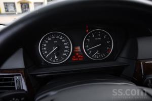 White BMW 525 2007 in Jelgava, with an engine capacity of 2.50 L and mileage of 24 thousand km for 11922 €, photo 18 on AUTOMOTO.COM.LV