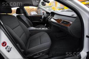 White BMW 525 2007 in Jelgava, with an engine capacity of 2.50 L and mileage of 24 thousand km for 11922 €, photo 21 on AUTOMOTO.COM.LV