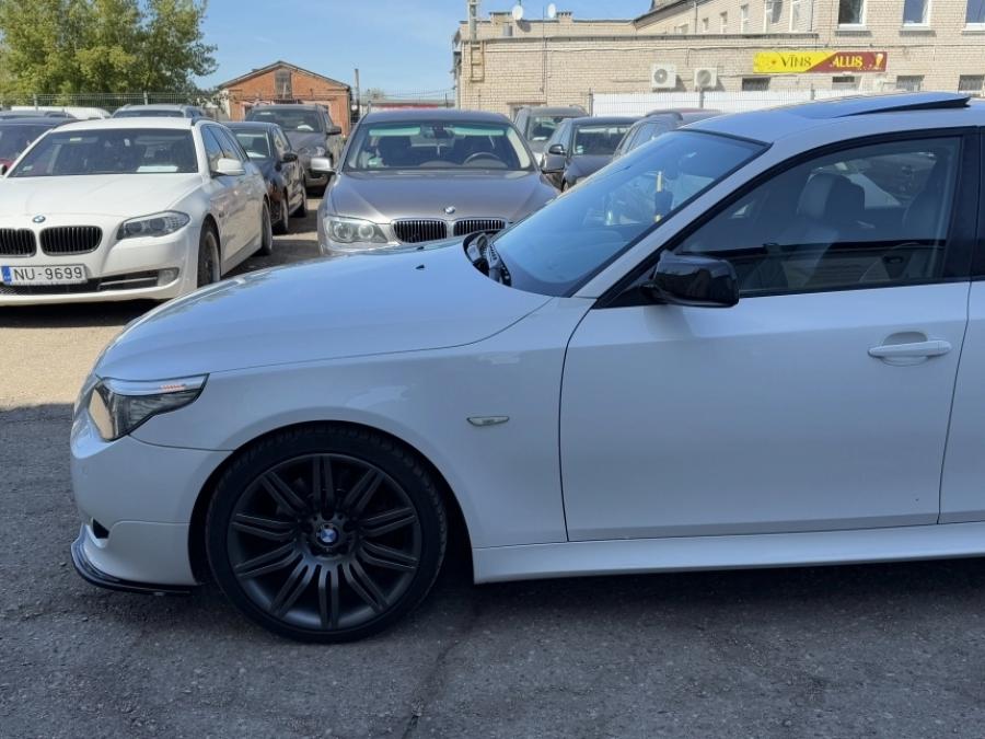 White BMW 525 2007 in Riga, with an engine capacity of 3.00 L and mileage of 246 thousand km for 7450 €, photo 4 on AUTOMOTO.COM.LV