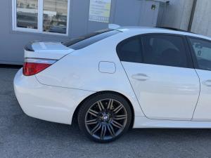 White BMW 525 2007 in Riga, with an engine capacity of 3.00 L and mileage of 246 thousand km for 7450 €, photo 8 on AUTOMOTO.COM.LV