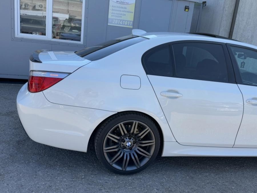 White BMW 525 2007 in Riga, with an engine capacity of 3.00 L and mileage of 246 thousand km for 7450 €, photo 8 on AUTOMOTO.COM.LV