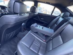 White BMW 525 2007 in Riga, with an engine capacity of 3.00 L and mileage of 246 thousand km for 7450 €, photo 9 on AUTOMOTO.COM.LV