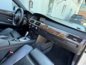 White BMW 525 2007 in Riga, with an engine capacity of 3.00 L and mileage of 246 thousand km for 7450 €, photo 11 on AUTOMOTO.COM.LV