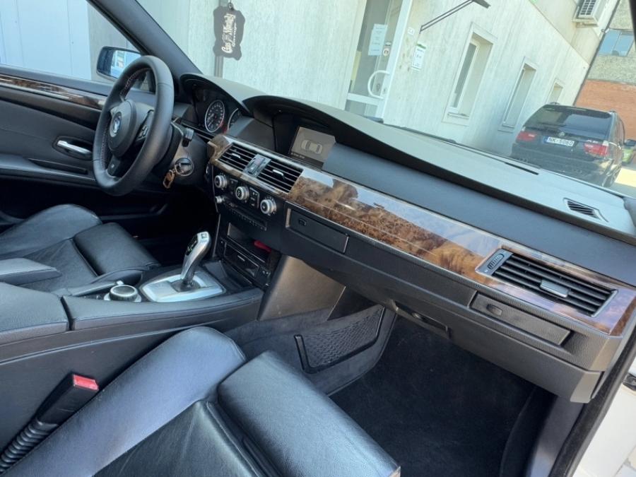White BMW 525 2007 in Riga, with an engine capacity of 3.00 L and mileage of 246 thousand km for 7450 €, photo 11 on AUTOMOTO.COM.LV