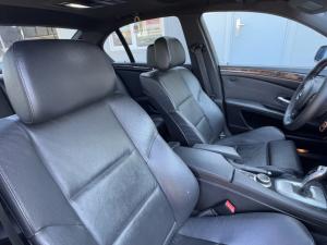 White BMW 525 2007 in Riga, with an engine capacity of 3.00 L and mileage of 246 thousand km for 7450 €, photo 16 on AUTOMOTO.COM.LV