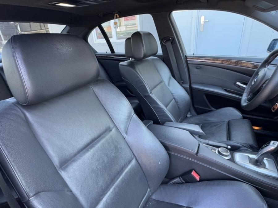 White BMW 525 2007 in Riga, with an engine capacity of 3.00 L and mileage of 246 thousand km for 7450 €, photo 16 on AUTOMOTO.COM.LV