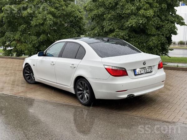 Balts BMW 525 2007 Rīga, ar dzinēja tilpumu 3.00 L un nobraukumu 320 tūkst. km par 4999 €, foto 3 vietnē AUTOMOTO.COM.LV