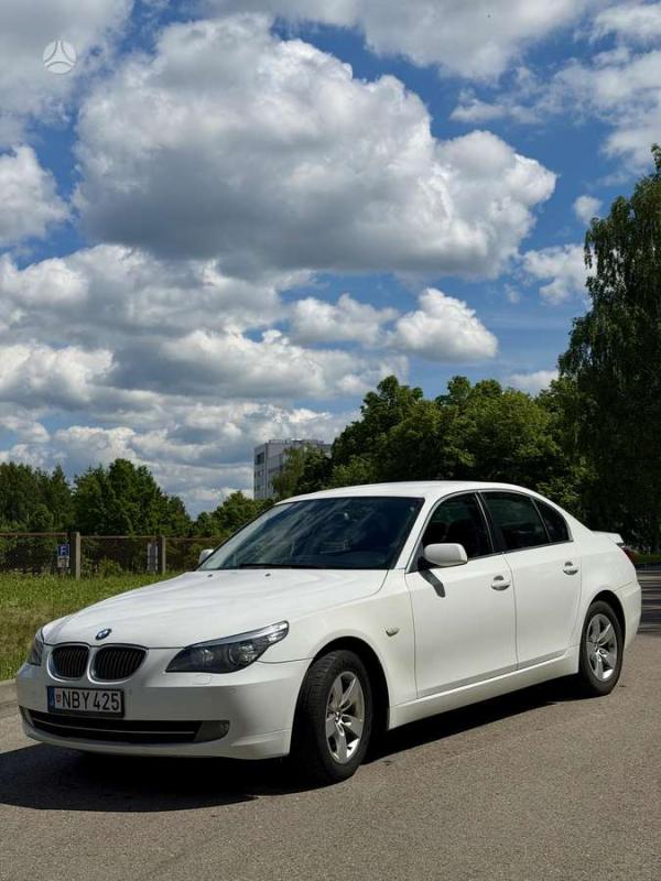 Белый БМВ 525 2007 в Вильнюс, объемом двигателя 2.99 л и пробегом 289 тыс. км за 4500 €, фото 2 на AUTOMOTO.COM.LV