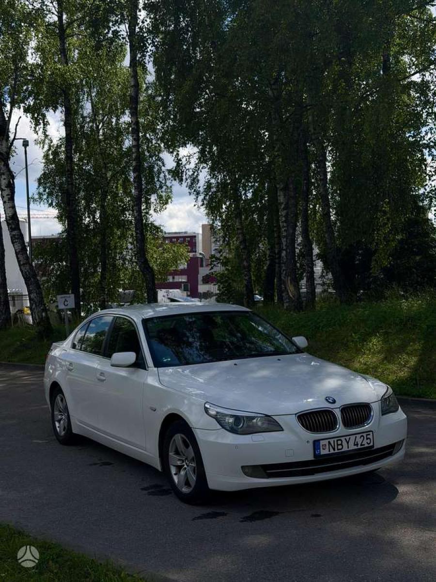 White BMW 525 2007 in Vilnius, with an engine capacity of 2.99 L and mileage of 289 thousand km for 4500 €, photo 4 on AUTOMOTO.COM.LV
