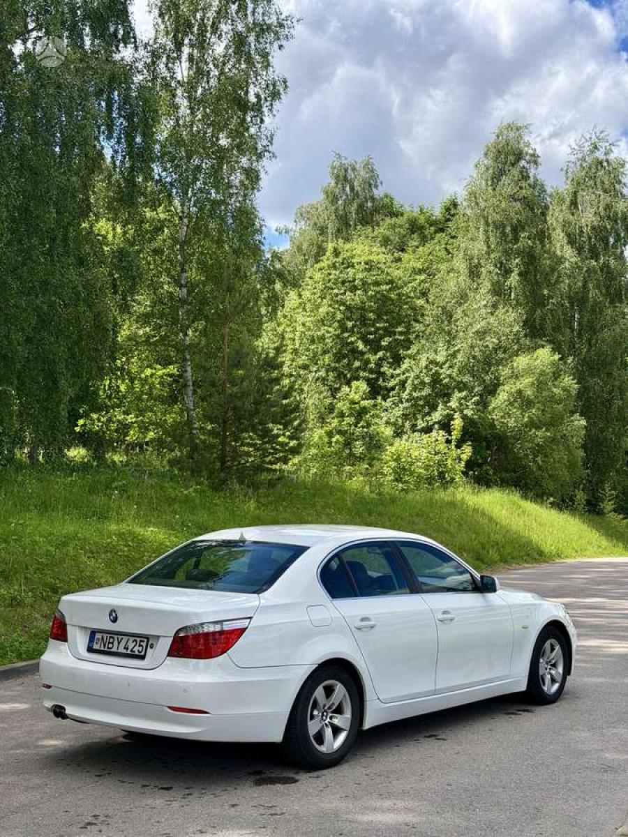 White BMW 525 2007 in Vilnius, with an engine capacity of 2.99 L and mileage of 289 thousand km for 4500 €, photo 8 on AUTOMOTO.COM.LV