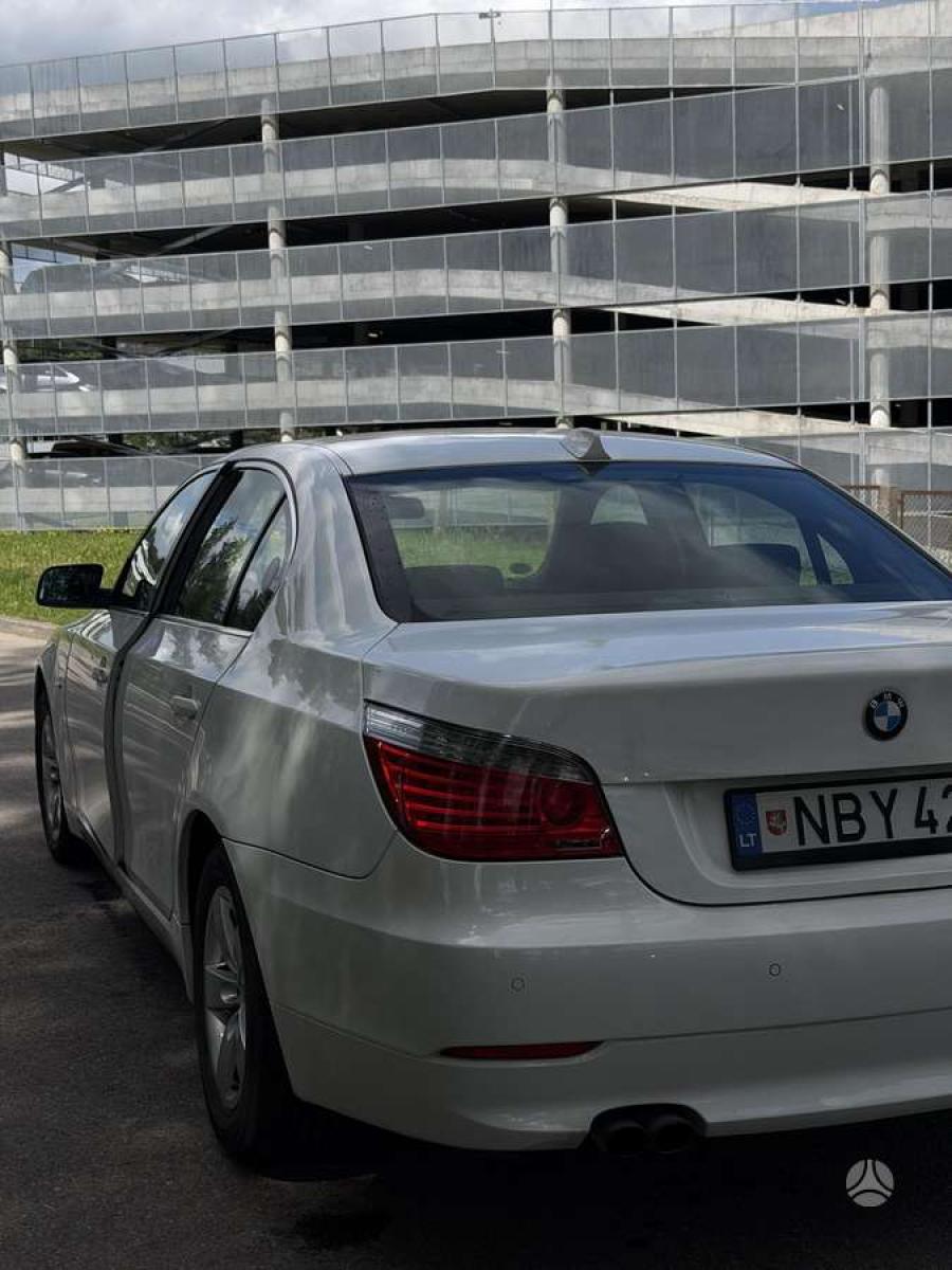 White BMW 525 2007 in Vilnius, with an engine capacity of 2.99 L and mileage of 289 thousand km for 4500 €, photo 10 on AUTOMOTO.COM.LV