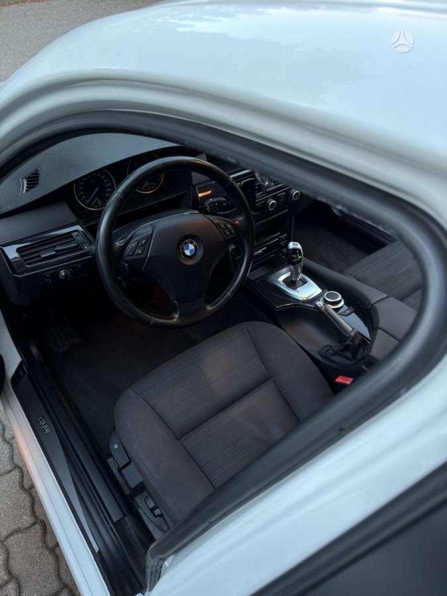 White BMW 525 2007 in Vilnius, with an engine capacity of 2.99 L and mileage of 289 thousand km for 4500 €, photo 15 on AUTOMOTO.COM.LV