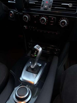 White BMW 525 2007 in Vilnius, with an engine capacity of 2.99 L and mileage of 289 thousand km for 4500 €, photo 16 on AUTOMOTO.COM.LV