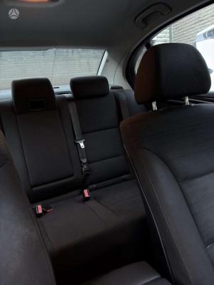 White BMW 525 2007 in Vilnius, with an engine capacity of 2.99 L and mileage of 289 thousand km for 4500 €, photo 18 on AUTOMOTO.COM.LV