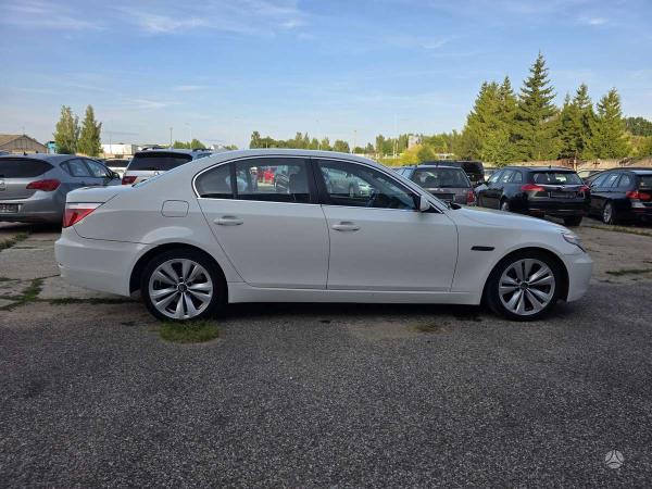 White BMW 525 2008 in Utena, with an engine capacity of 2.99 L and mileage of 275 thousand km for 3750 €, photo 3 on AUTOMOTO.COM.LV