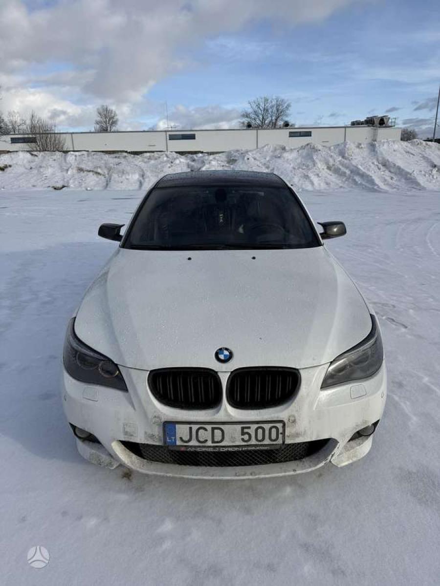 White BMW 525 2009 in Vilnius, with an engine capacity of 2.99 L and mileage of 390 thousand km for 9200 €, photo 3 on AUTOMOTO.COM.LV