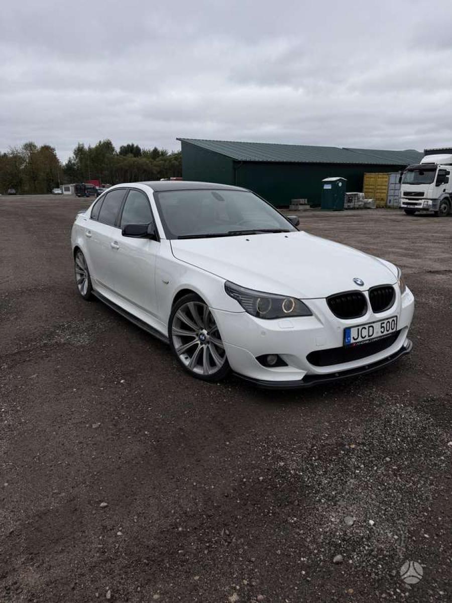 White BMW 525 2009 in Vilnius, with an engine capacity of 2.99 L and mileage of 390 thousand km for 9200 €, photo 7 on AUTOMOTO.COM.LV