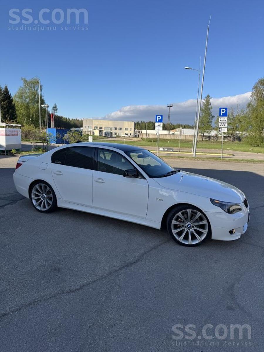 White BMW 525 2009 in Riga, with an engine capacity of 3.00 L and mileage of 392 thousand km for 8200 €, photo 5 on AUTOMOTO.COM.LV