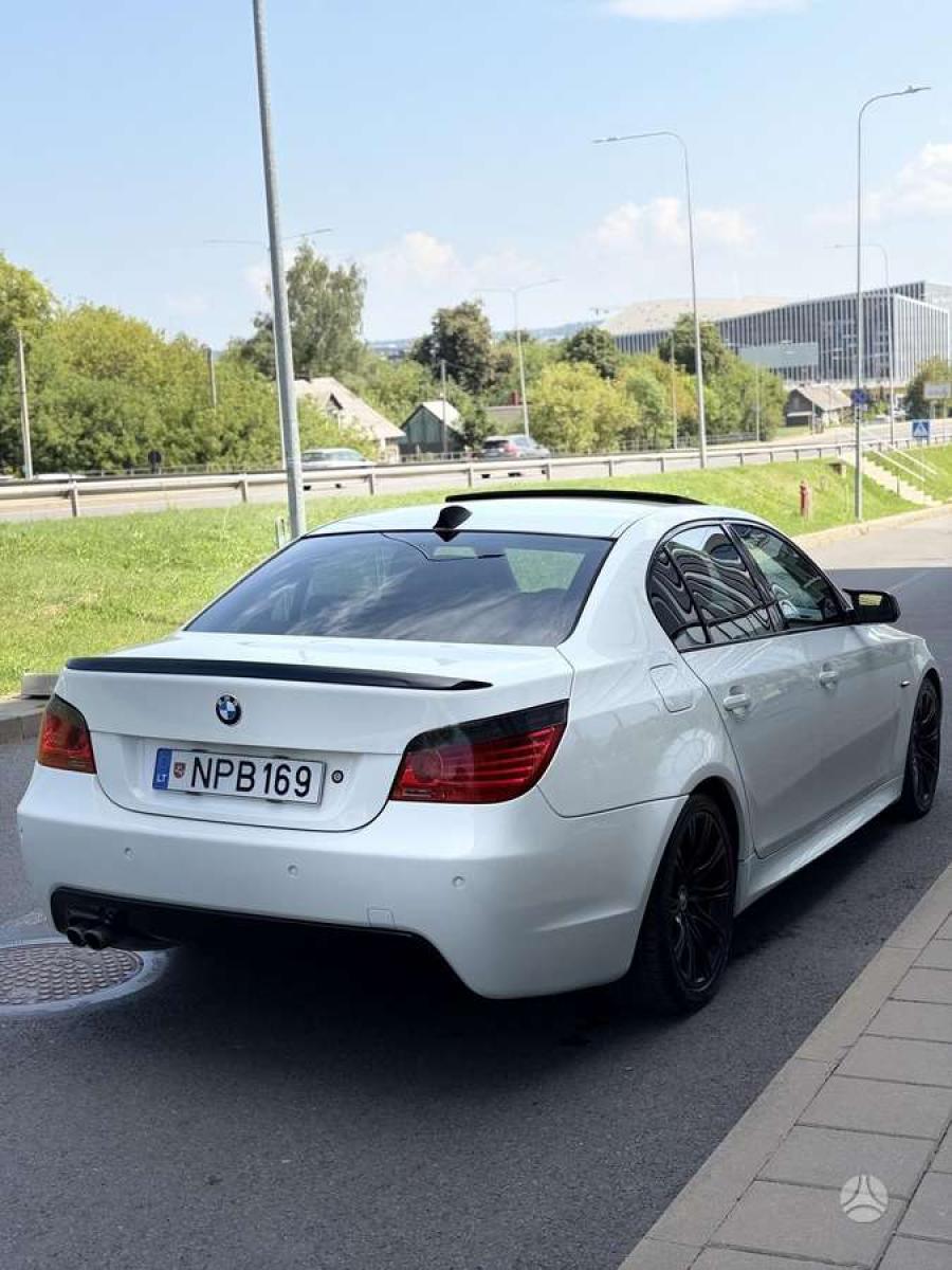 White BMW 525 2009 in Vilnius, with an engine capacity of 2.99 L and mileage of 380 thousand km for 6600 €, photo 7 on AUTOMOTO.COM.LV