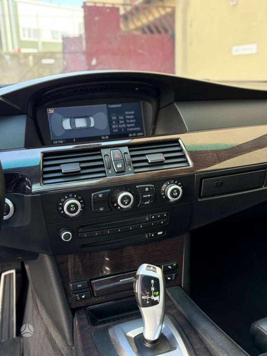 White BMW 525 2009 in Vilnius, with an engine capacity of 2.99 L and mileage of 380 thousand km for 6600 €, photo 10 on AUTOMOTO.COM.LV