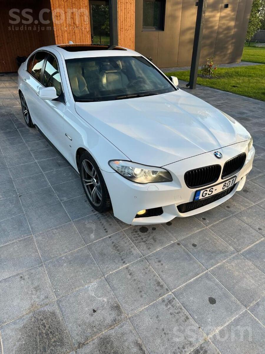 White BMW 525 2010 in Riga, with an engine capacity of 3.00 L and mileage of 318 thousand km for 13500 €, photo 3 on AUTOMOTO.COM.LV