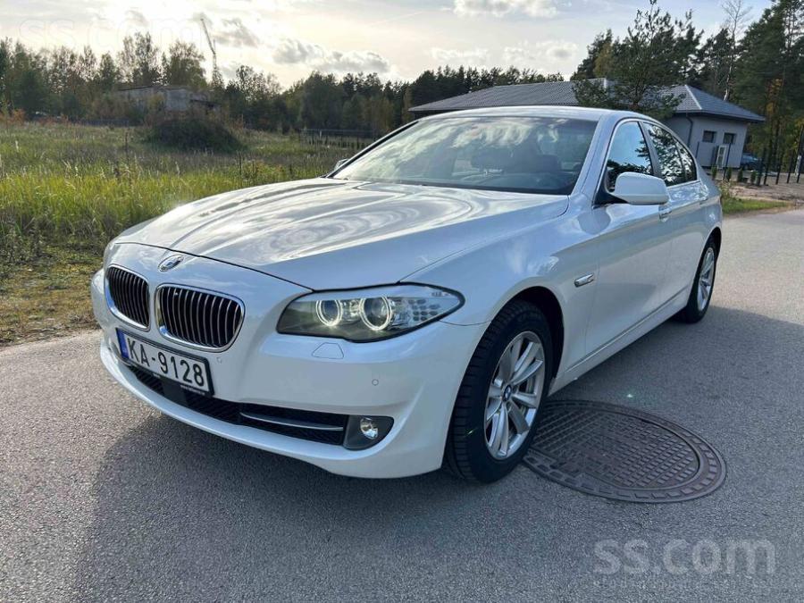 White BMW 525 2010 in Riga, with an engine capacity of 3.00 L and mileage of 226 thousand km for 9200 €, photo 4 on AUTOMOTO.COM.LV