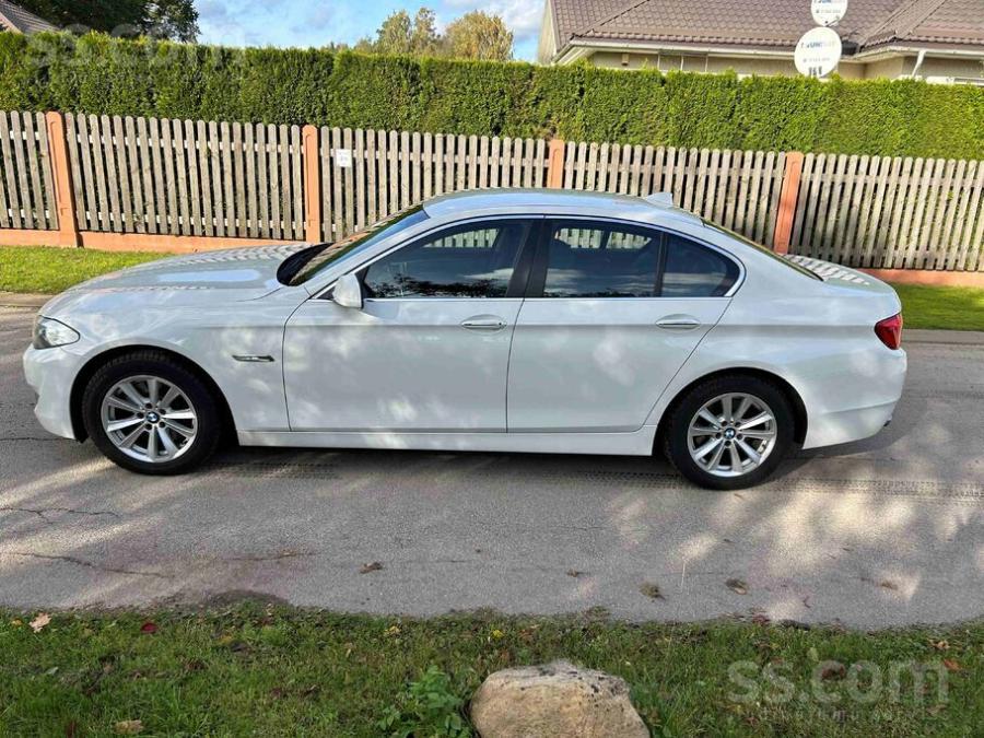 White BMW 525 2010 in Riga, with an engine capacity of 3.00 L and mileage of 226 thousand km for 9200 €, photo 5 on AUTOMOTO.COM.LV
