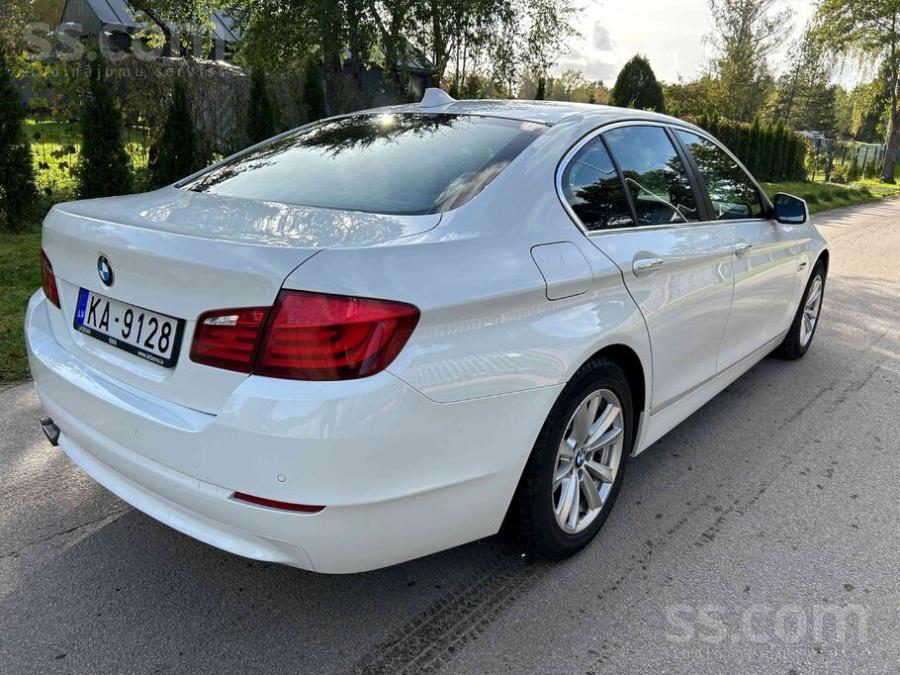 White BMW 525 2010 in Riga, with an engine capacity of 3.00 L and mileage of 226 thousand km for 9200 €, photo 8 on AUTOMOTO.COM.LV