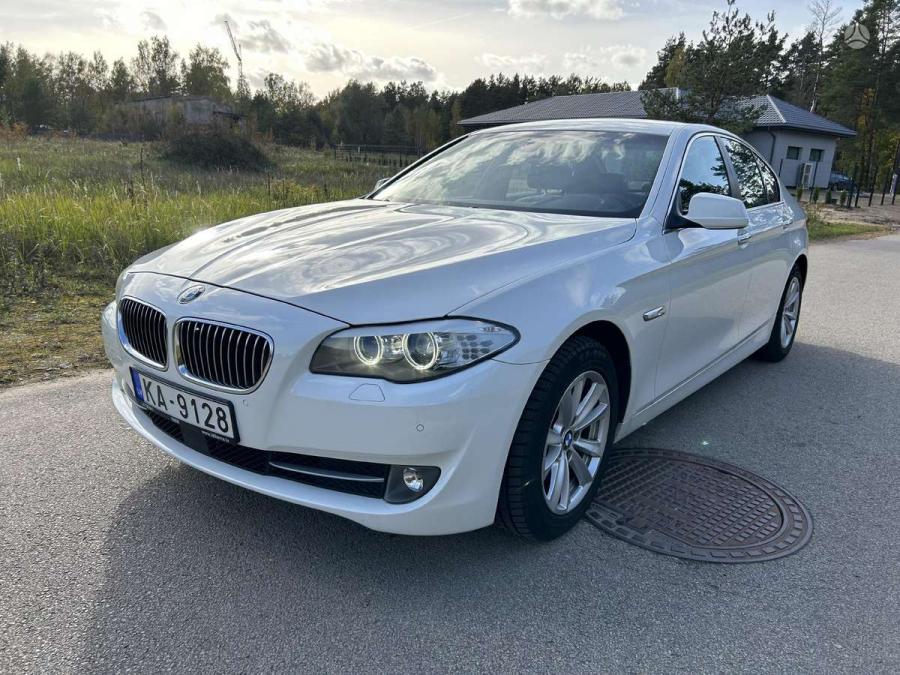 Balts BMW 525 2010 Rīga, ar dzinēja tilpumu 2.99 L un nobraukumu 228 tūkst. km par 10000 €, foto 4 vietnē AUTOMOTO.COM.LV