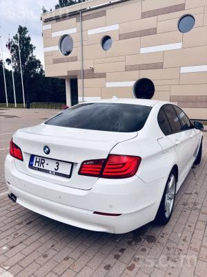 White BMW 525 2010 in Riga, with an engine capacity of 3.00 L and mileage of 290 thousand km for 3200 €, photo 3 on AUTOMOTO.COM.LV