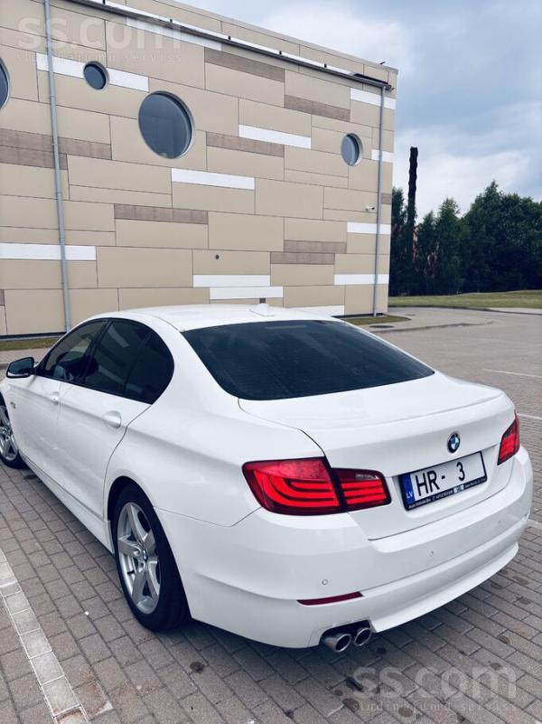 Balts BMW 525 2010 Rīga, ar dzinēja tilpumu 3.00 L un nobraukumu 290 tūkst. km par 8000 €, foto 3 vietnē AUTOMOTO.COM.LV