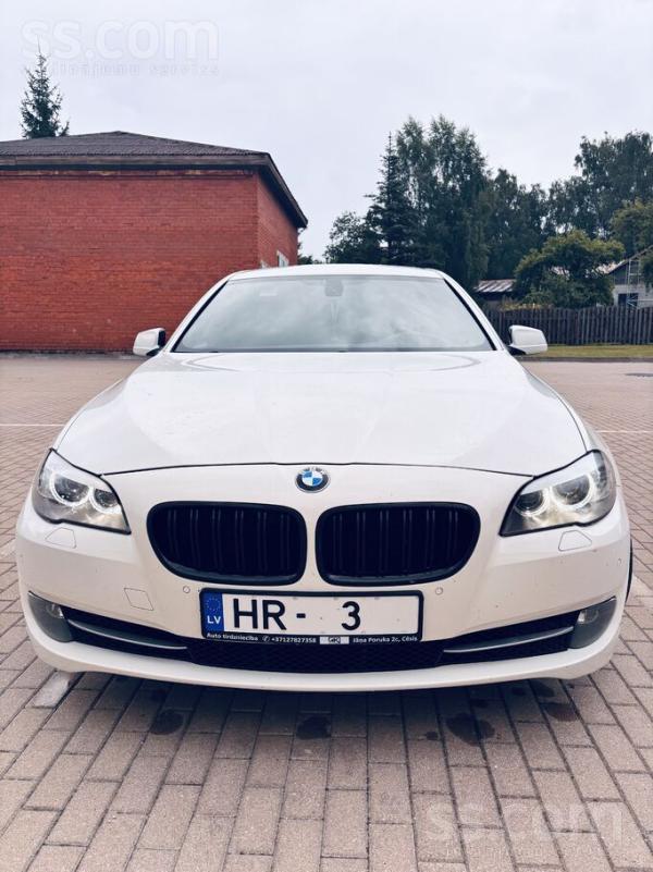 Balts BMW 525 2010 Rīga, ar dzinēja tilpumu 3.00 L un nobraukumu 290 tūkst. km par 8000 €, foto 4 vietnē AUTOMOTO.COM.LV
