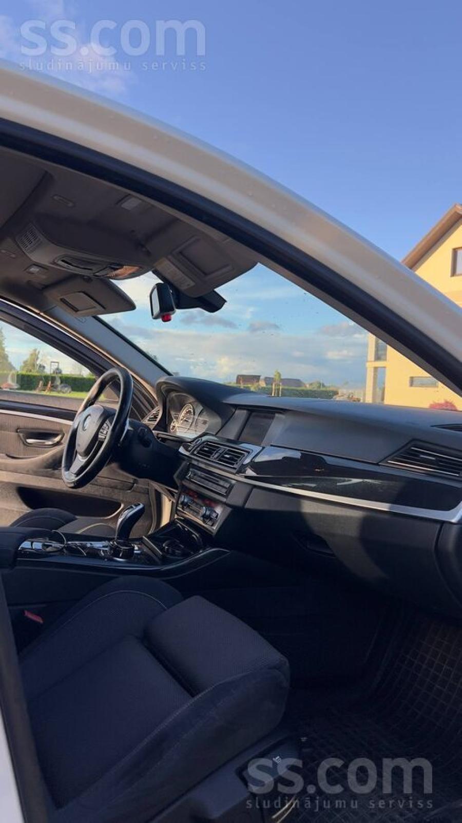 White BMW 525 2010 in Jelgava, with an engine capacity of 3.00 L and mileage of 340 thousand km for 8800 €, photo 6 on AUTOMOTO.COM.LV
