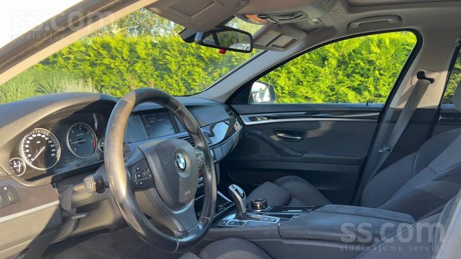 White BMW 525 2010 in Jelgava, with an engine capacity of 3.00 L and mileage of 340 thousand km for 8800 €, photo 7 on AUTOMOTO.COM.LV