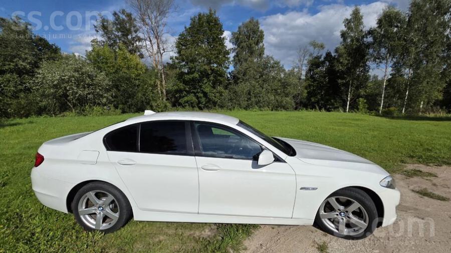 Белый БМВ 525 2010 в Айзкраукле, объемом двигателя 3.00 л и пробегом 297 тыс. км за 9500 €, фото 5 на AUTOMOTO.COM.LV