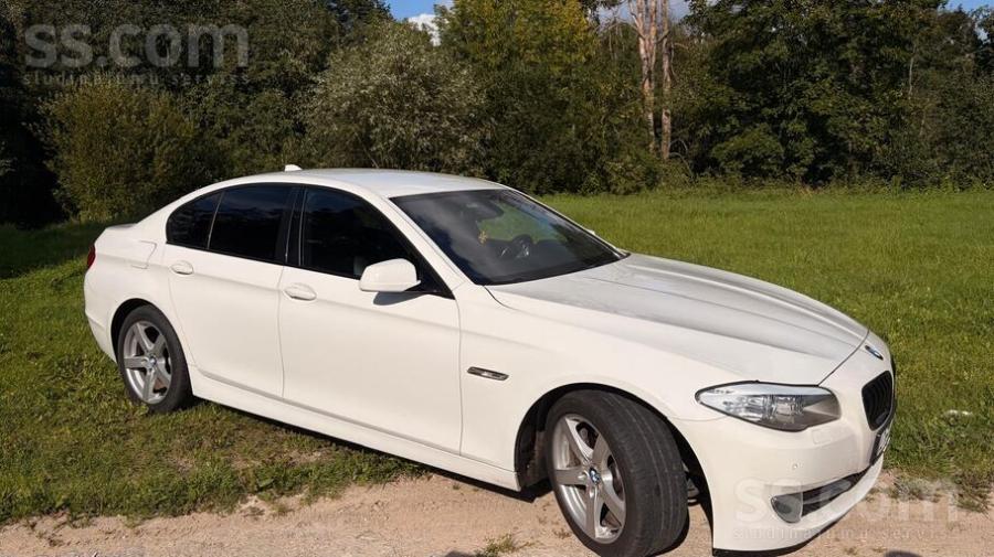Белый БМВ 525 2010 в Айзкраукле, объемом двигателя 3.00 л и пробегом 297 тыс. км за 9500 €, фото 12 на AUTOMOTO.COM.LV
