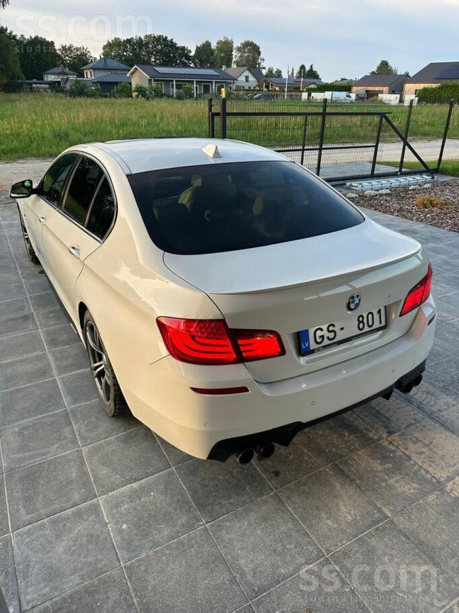 Balts BMW 525 2010 Rīga, ar dzinēja tilpumu 3.00 L un nobraukumu 340 tūkst. km par 10200 €, foto 13 vietnē AUTOMOTO.COM.LV