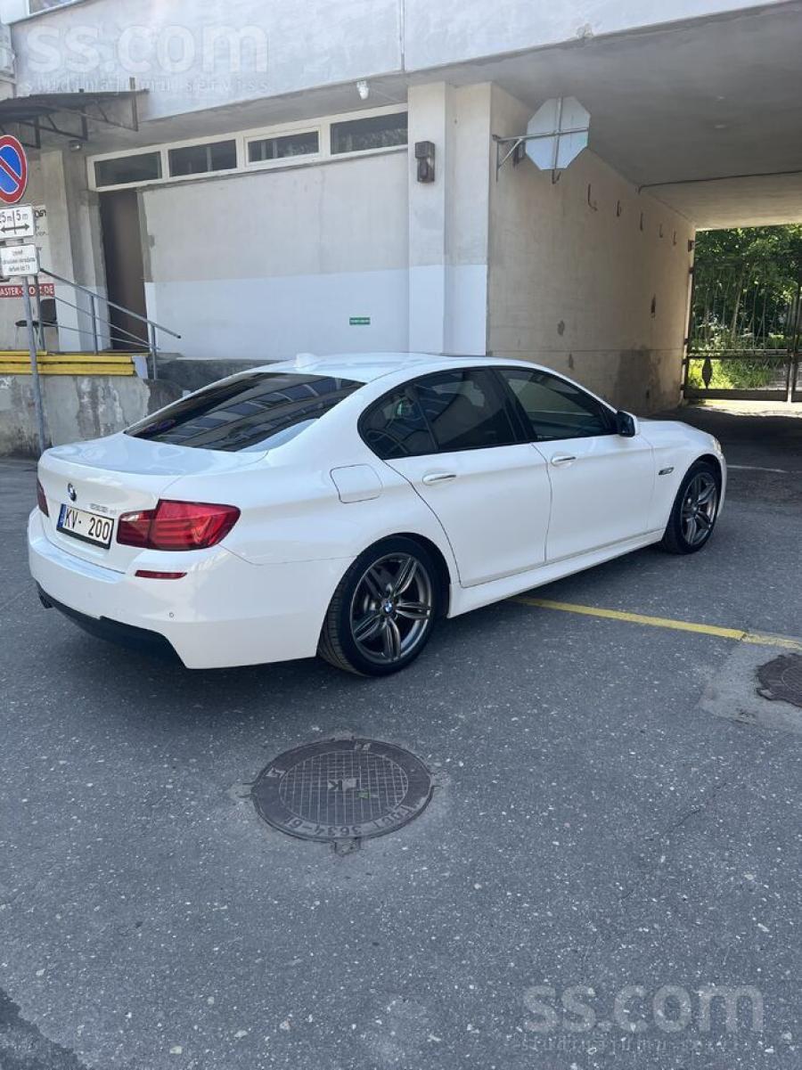Balts BMW 525 2011 Rīga, ar dzinēja tilpumu 3.00 L un nobraukumu 305 tūkst. km par 10500 €, foto 4 vietnē AUTOMOTO.COM.LV