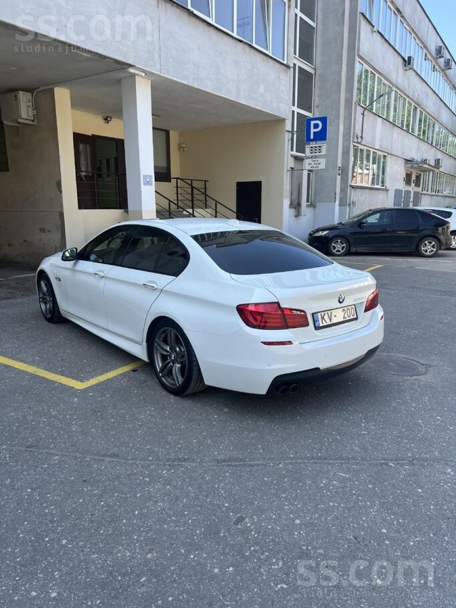 Balts BMW 525 2011 Rīga, ar dzinēja tilpumu 3.00 L un nobraukumu 305 tūkst. km par 10500 €, foto 5 vietnē AUTOMOTO.COM.LV
