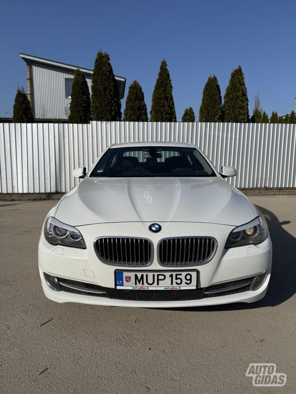 Balts BMW 525 2011 Viļņa, ar dzinēja tilpumu 3.00 L un nobraukumu 238 tūkst. km par 7150 €, foto 2 vietnē AUTOMOTO.COM.LV
