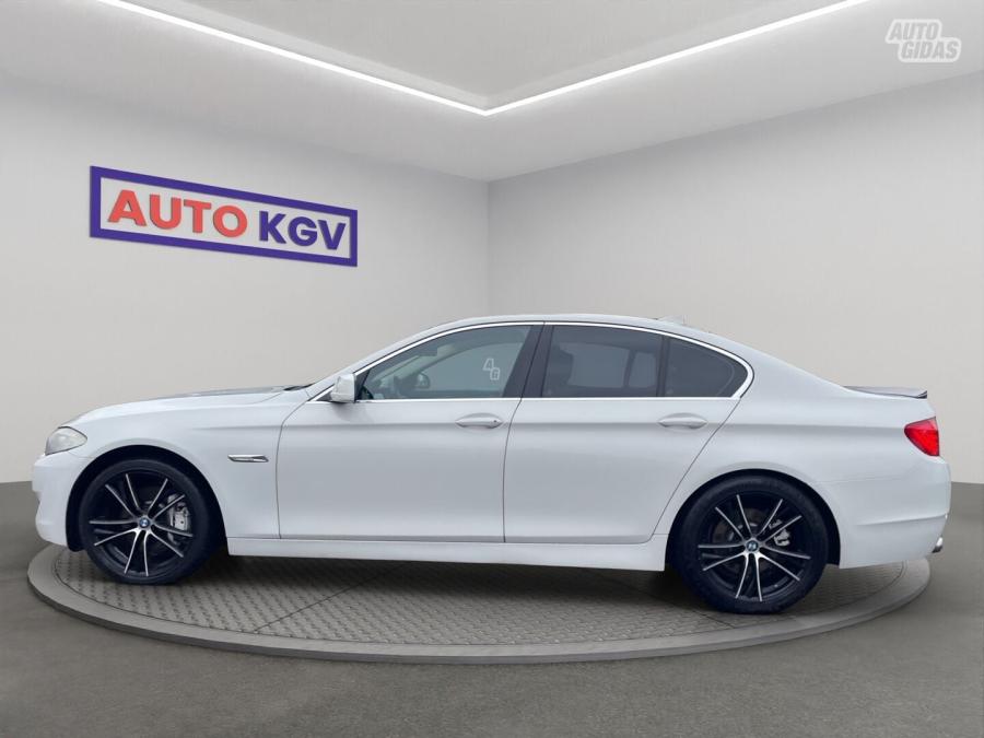 White BMW 525 2011 in Vilnius, with an engine capacity of 3.00 L and mileage of 417 thousand km for 5500 €, photo 3 on AUTOMOTO.COM.LV