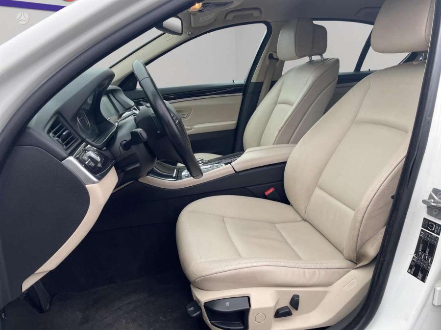 White BMW 525 2011 in Vilnius, with an engine capacity of 3.00 L and mileage of 417 thousand km for 4999 €, photo 11 on AUTOMOTO.COM.LV