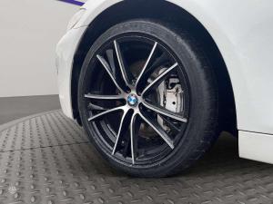 White BMW 525 2011 in Vilnius, with an engine capacity of 3.00 L and mileage of 417 thousand km for 4999 €, photo 19 on AUTOMOTO.COM.LV